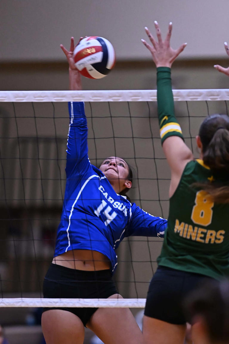 Bishop Manogue defends Region volleyball crown; Truckee wins 3A Regional