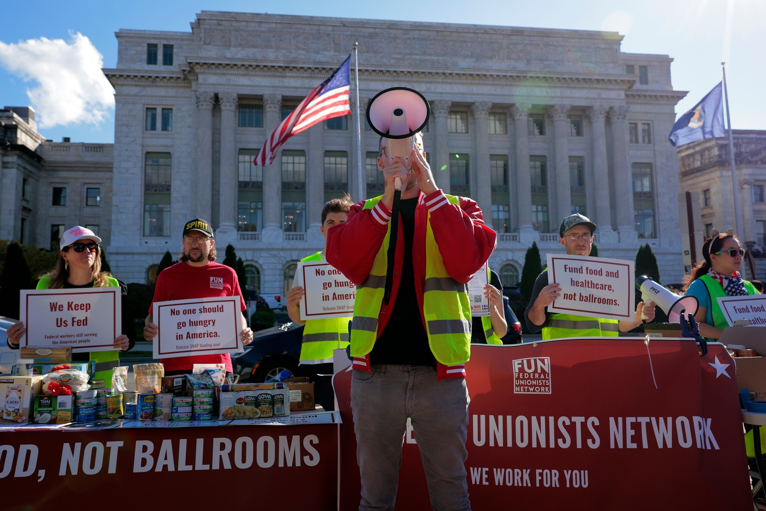 Top labor groups break with federal union's support of GOP measure to ...