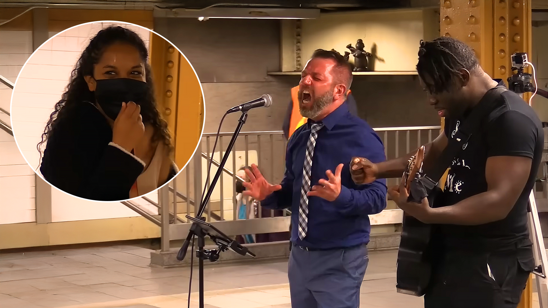 Singing with strangers: pure NYC joy! 🌟