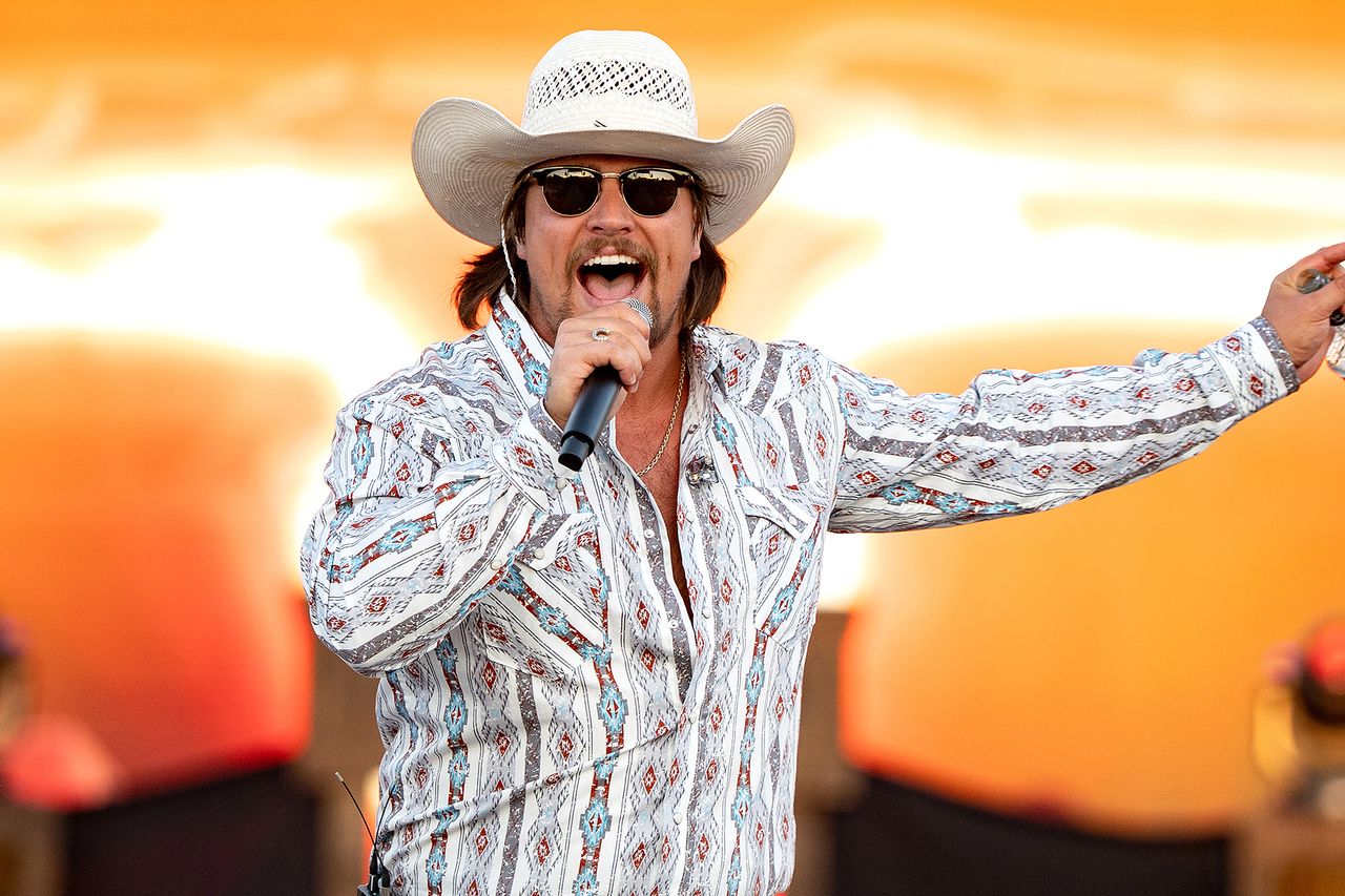 Country Singer Gavin Adcock Falls, Face-First While Shirtless, into ...