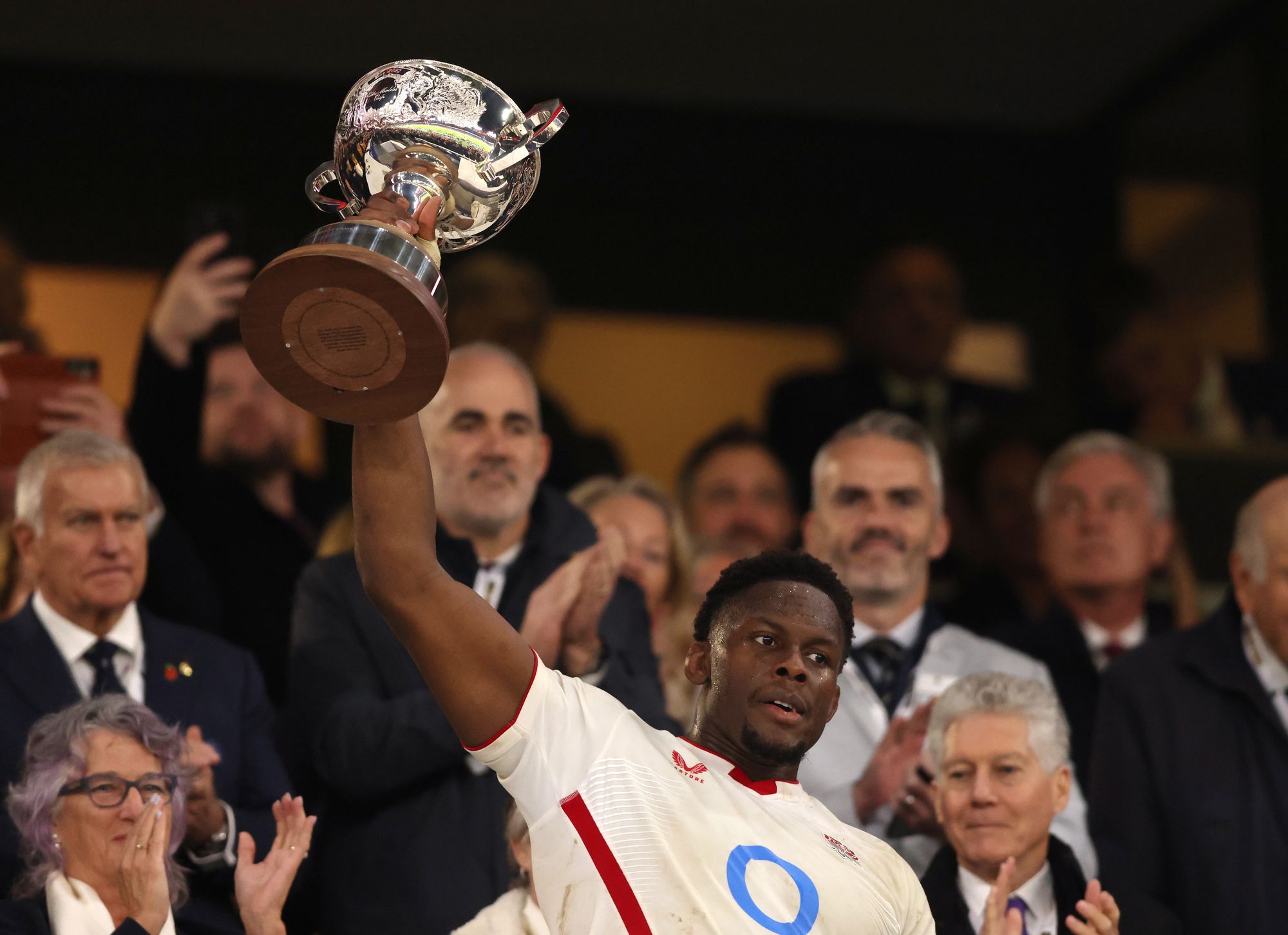 Superb Pollock and England light up Twickenham to stun Australia