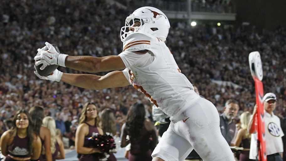 Texas Longhorns WR Ryan Wingo Suffers Injury vs. Vanderbilt