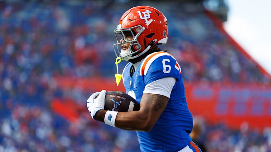 Dallas Wilson Injury Update: WR Heads to locker room in middle of ...