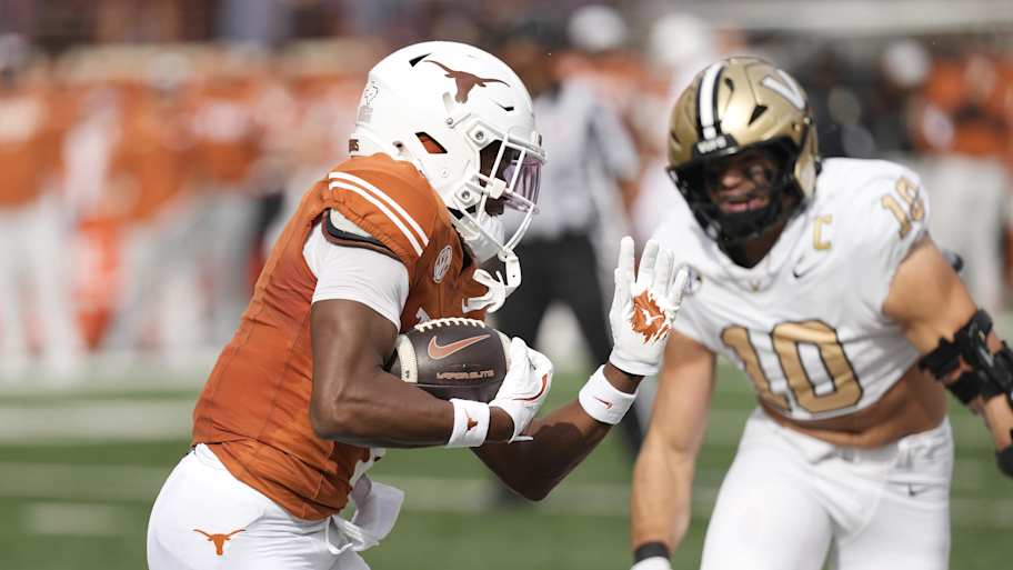 Texas Longhorns WR Ryan Wingo Suffers Injury vs. Vanderbilt