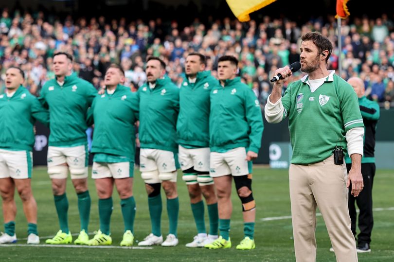 Touching tribute paid to Anthony Foley ahead of Ireland v New Zealand