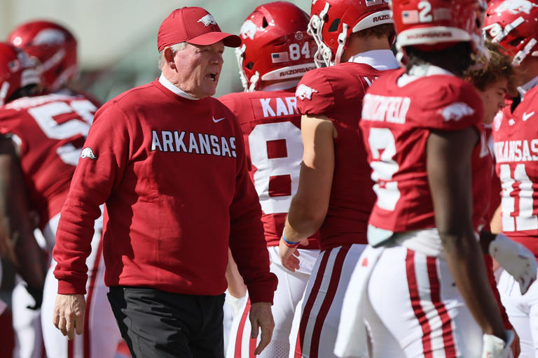 Days later, Bobby Petrino still confused about this Arkansas football ...