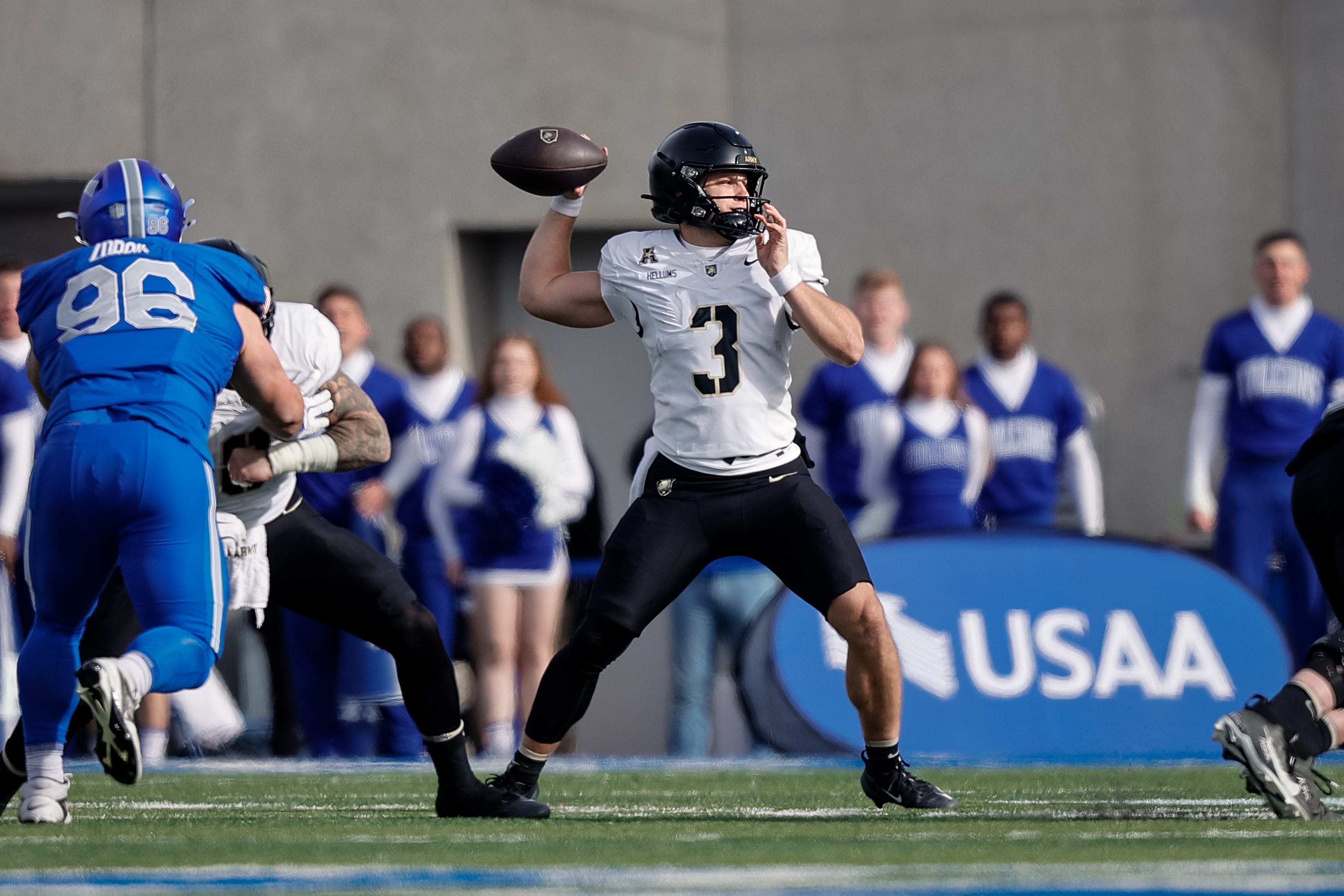 Army football beats Air Force to stay alive in Commander-in-Chief's ...