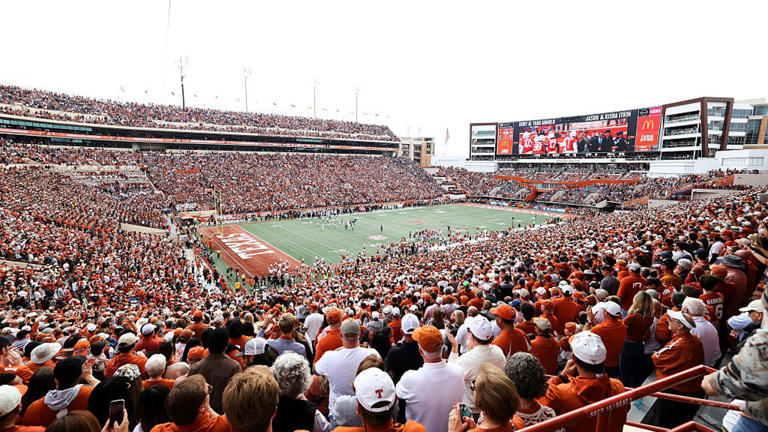 Longhorns stave off late comeback attempt from Vanderbilt for 4th win ...