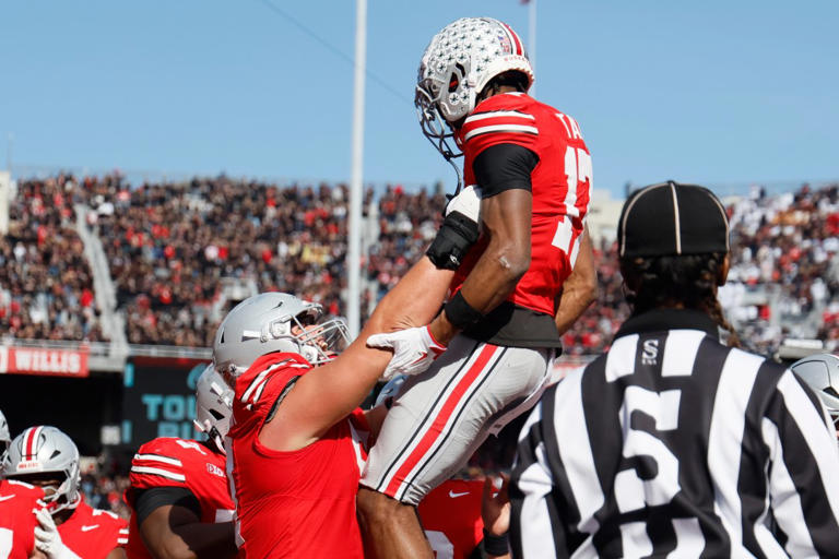 No. 1 Ohio State pulls away from Penn State 38-14 to stay unbeaten