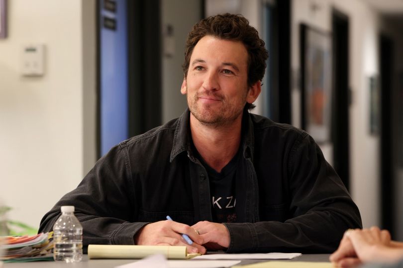 Miles Teller gets roasted on SNL by Ashley Padilla and Andrew Dismukes