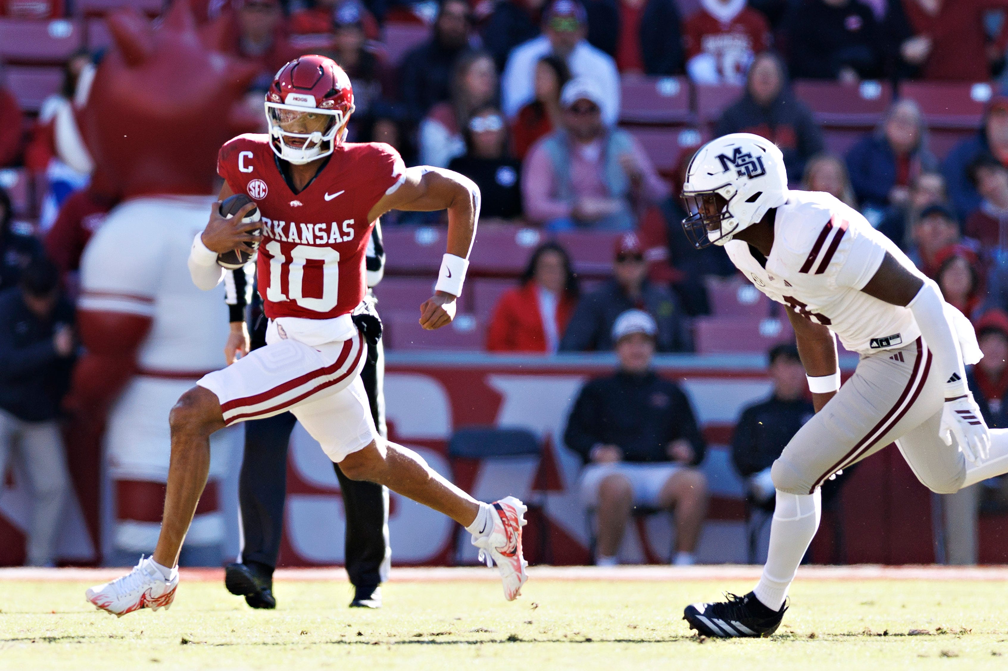 Arkansas football quarterback Taylen Green injured late in loss to ...