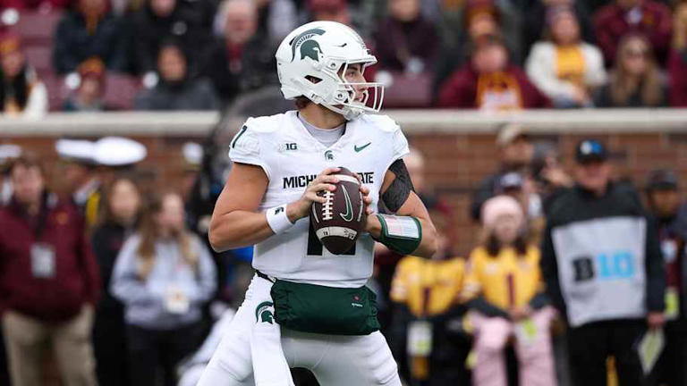 Michigan State Sees Game Slip Away at Minnesota in OT, 23-20