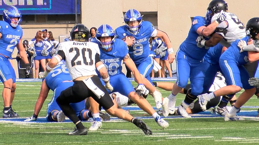 Falcons fall to Black Knights on last second field goal