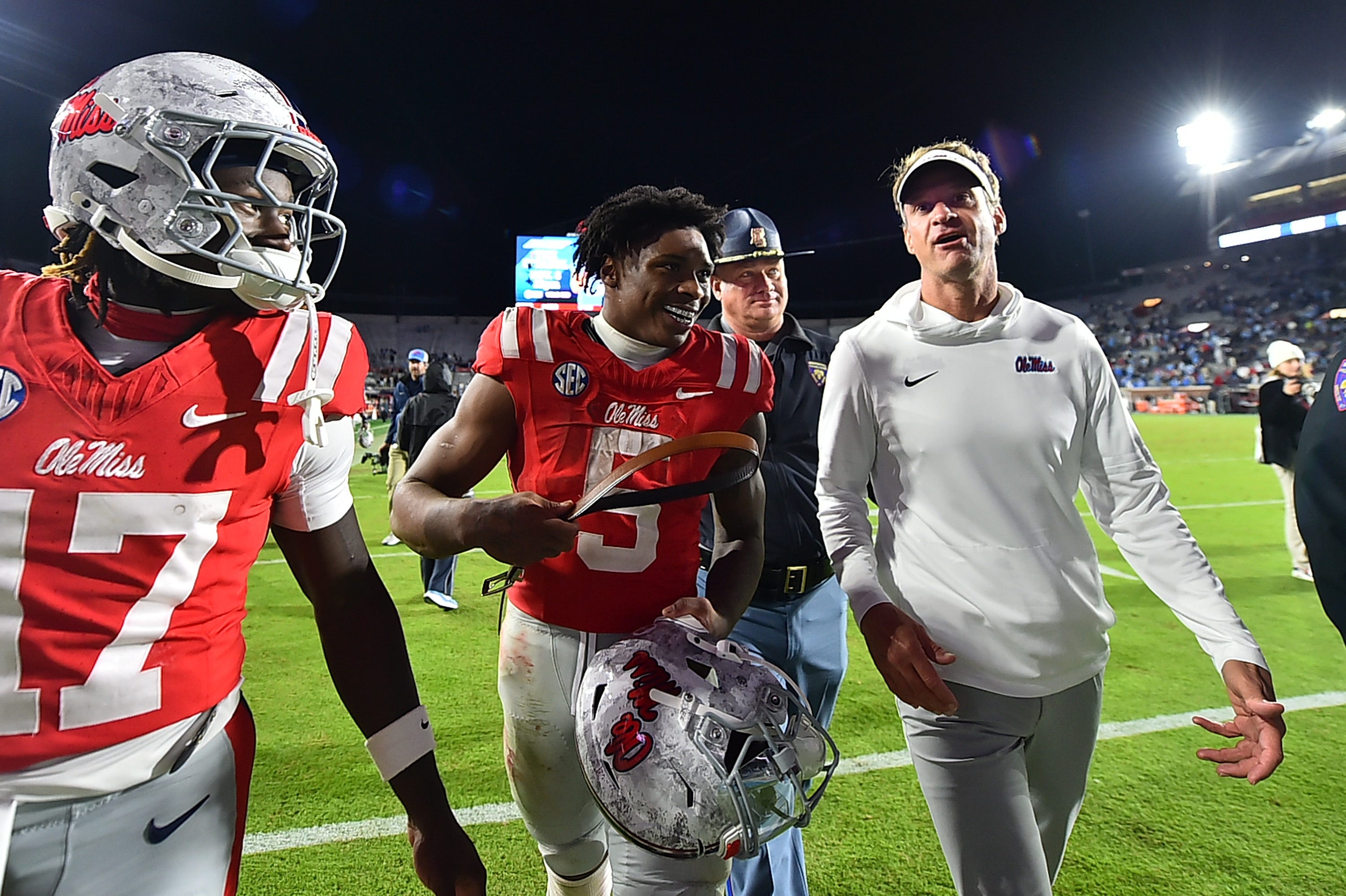 Ole Miss football drops in second CFP poll, see full bracket, rankings