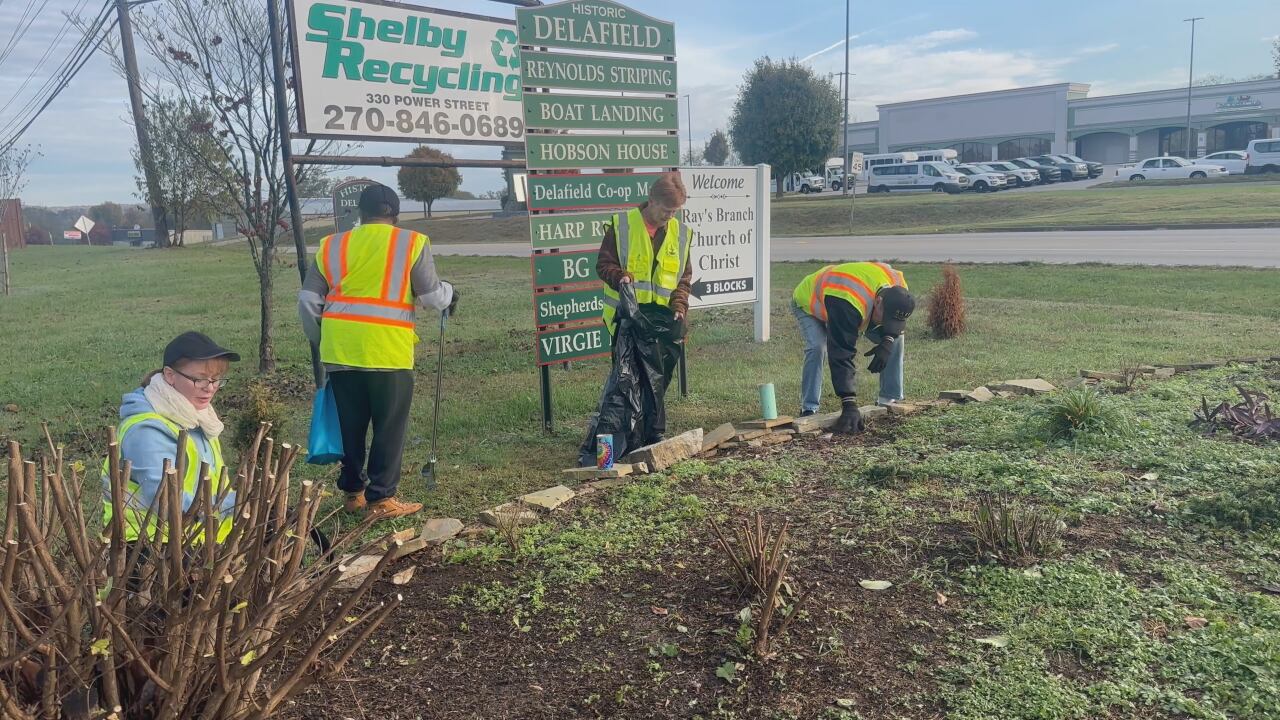 Delafield neighborhood cleanup brings community together