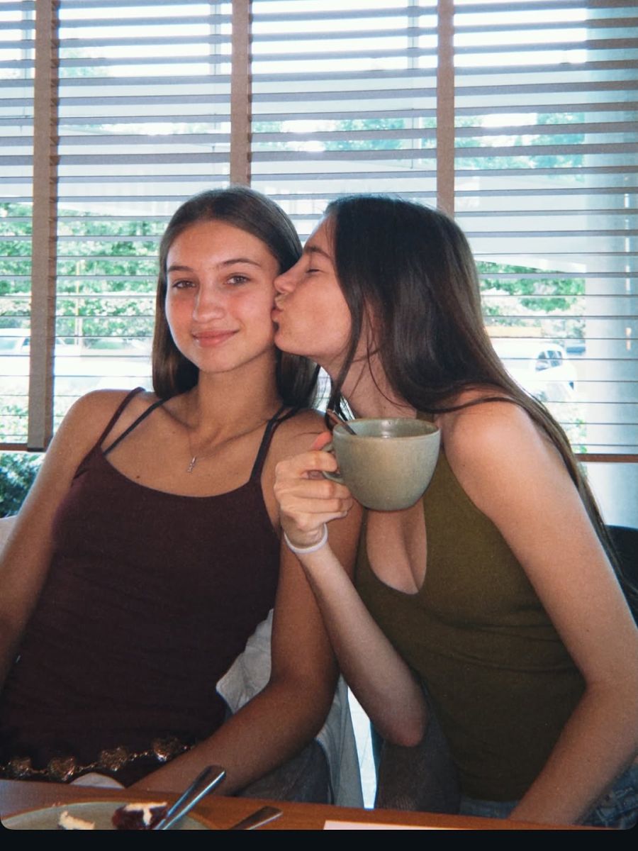 Indiana Cubero y Helena Otamendi, la hija de Gege Neumann, posaron ...