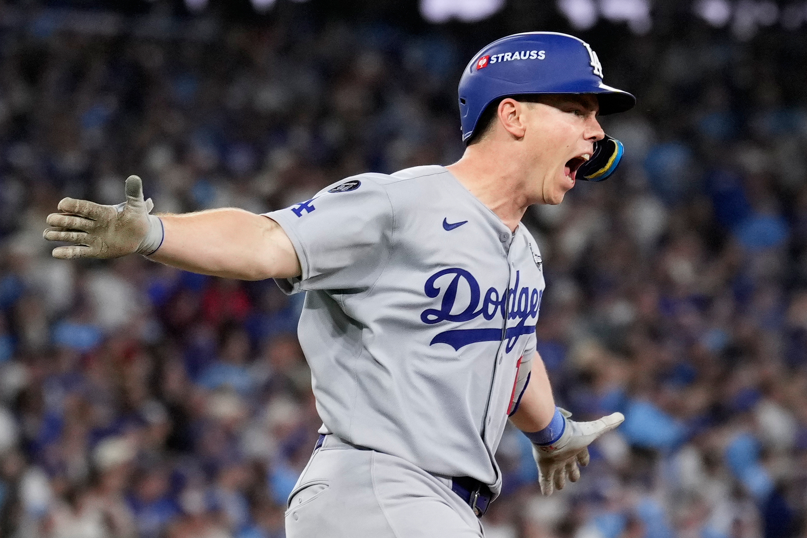 Smith, Dodgers beat Blue Jays in Game 7 to repeat as World Series champions