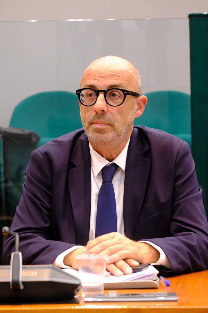 Mastrovincenzo sospeso. Il Pd va in frantumi: "Bomprezzi si dimetta"