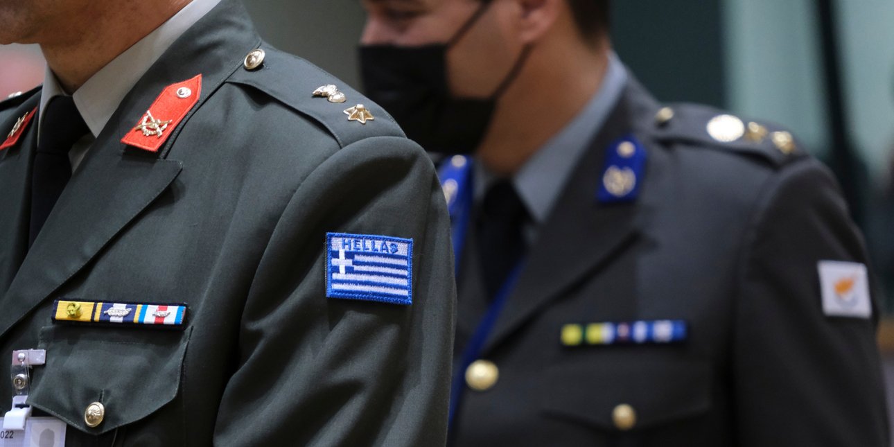 To νέο μισθολόγιο των Ενστόλων: Aυξήσεις και αναδρομικά έως 3 μήνες ...