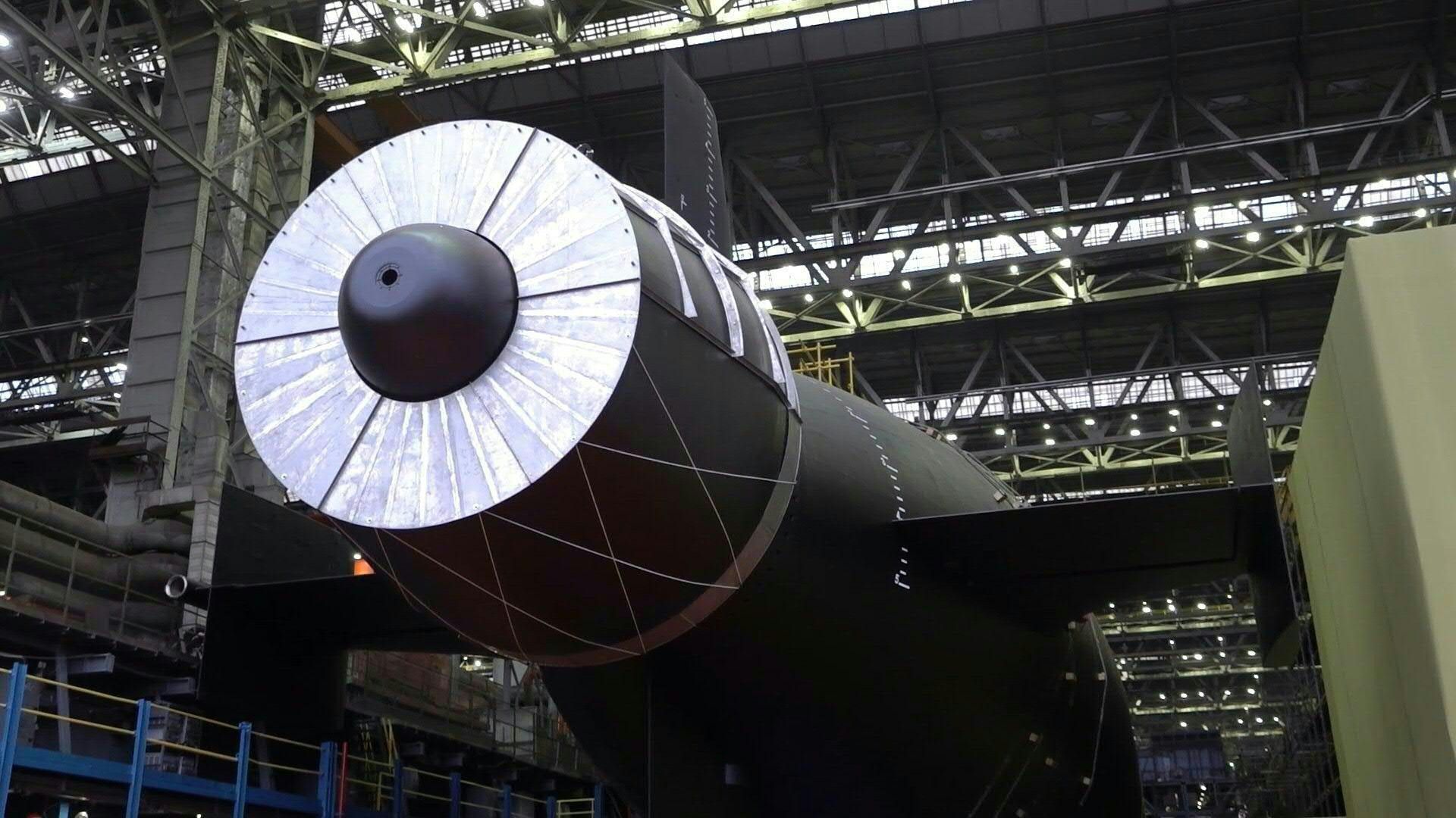 Russland lässt neues Atom-U-Boot "Chabarowsk" zu Wasser