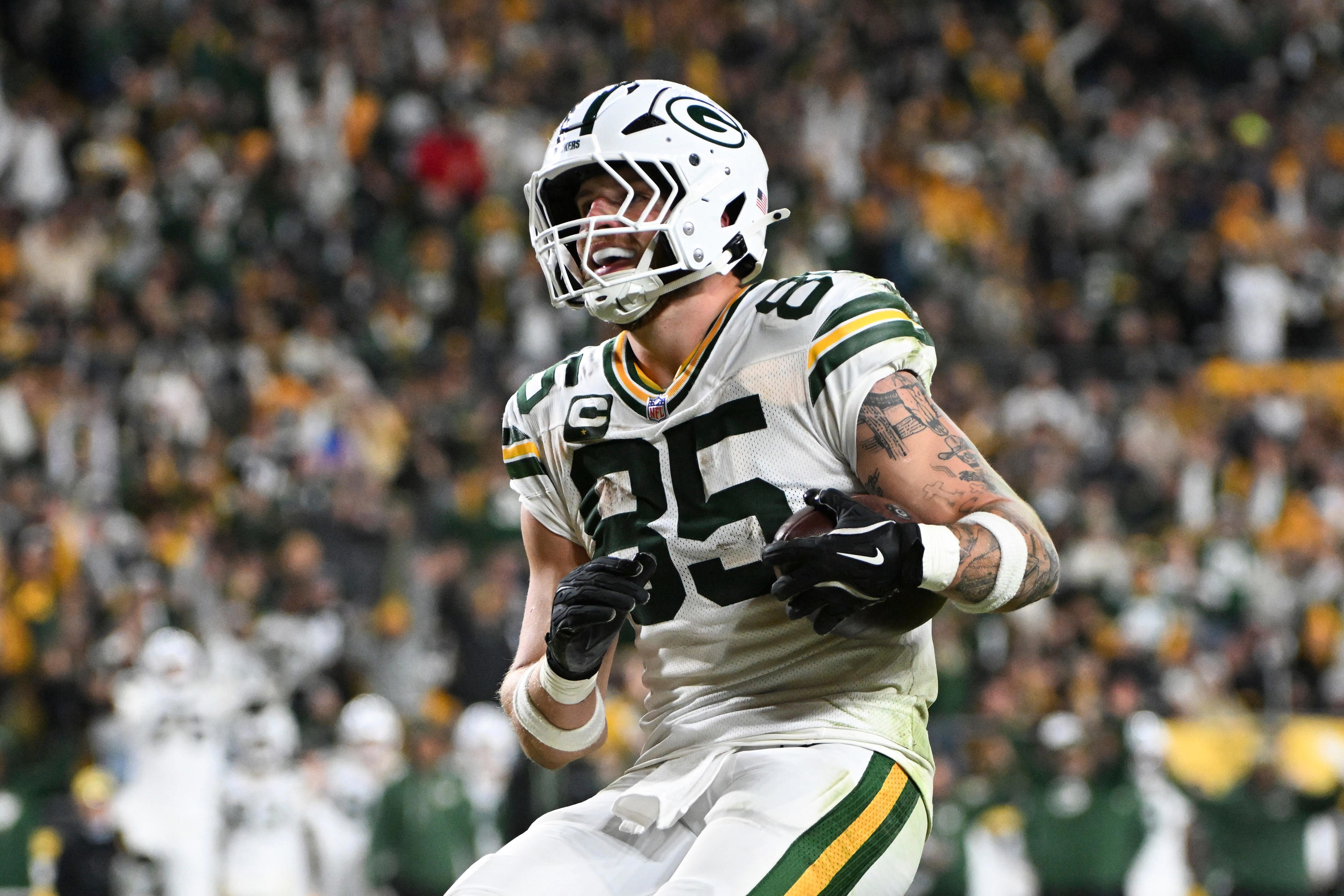 Watch the Packers' schedule release video featuring Clay Matthews