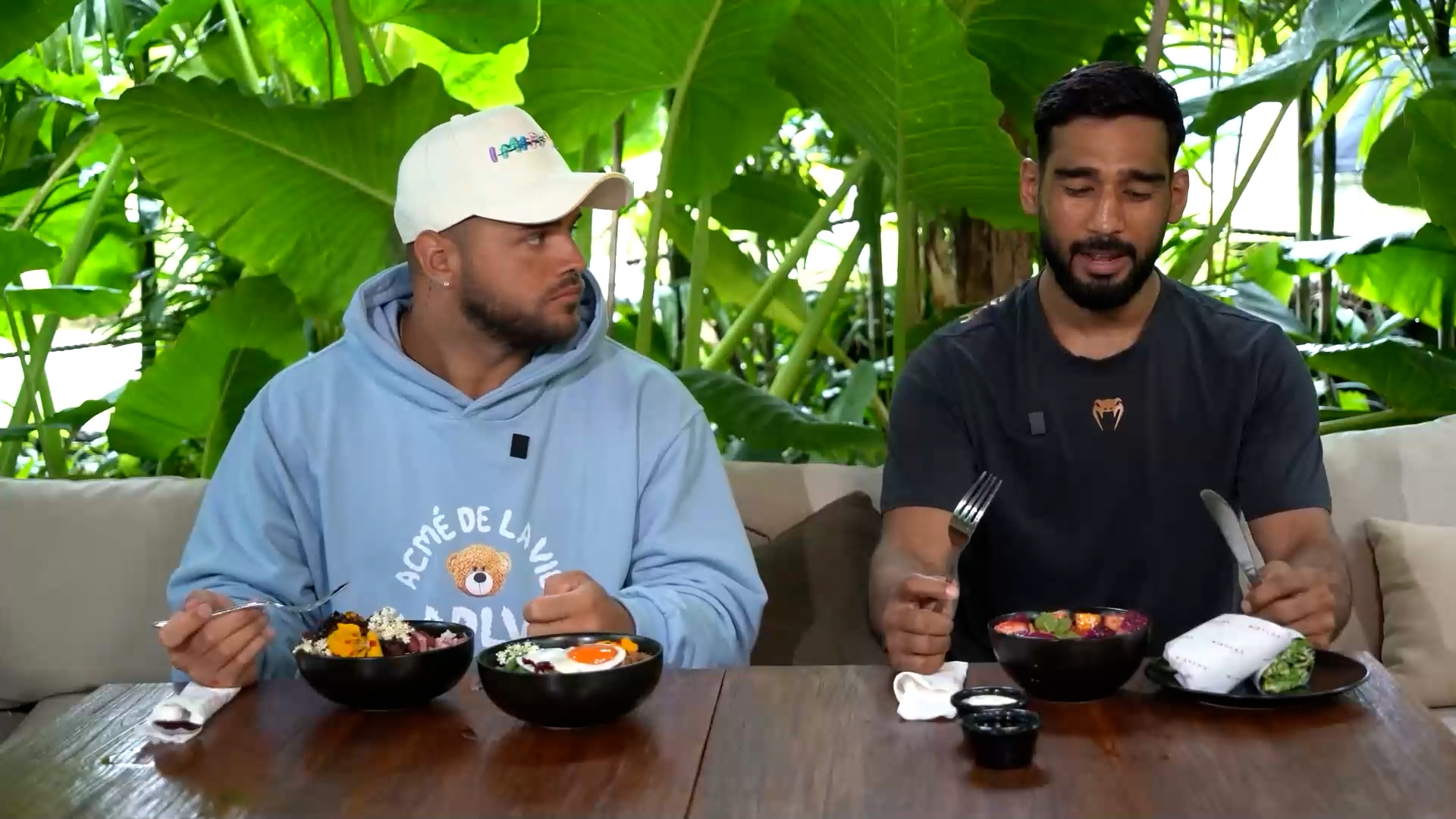 Anshul Jubli vs Brady Oliveira – How Well Do You Know Indonesia!