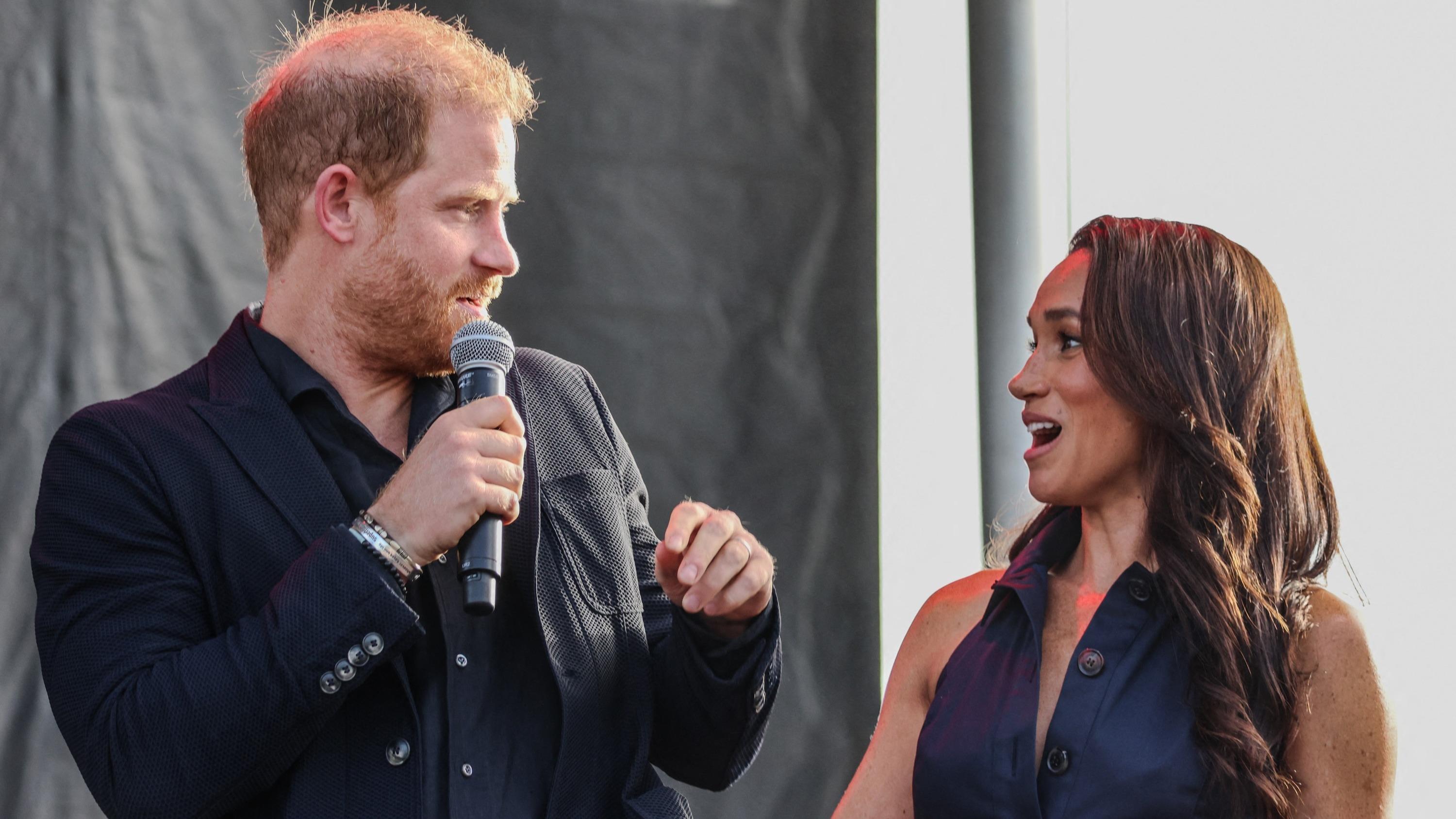 Après la déchéance du prince Andrew, Harry et Meghan doivent-ils eux ...