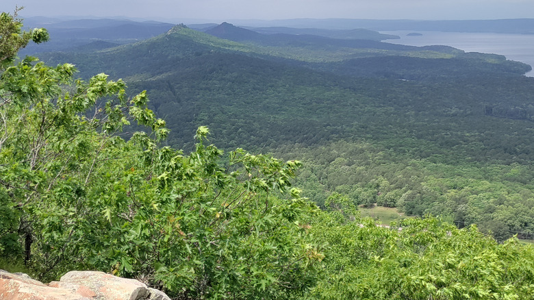 Between Little Rock And Hot Springs Is An Arkansas City Offering Off ...