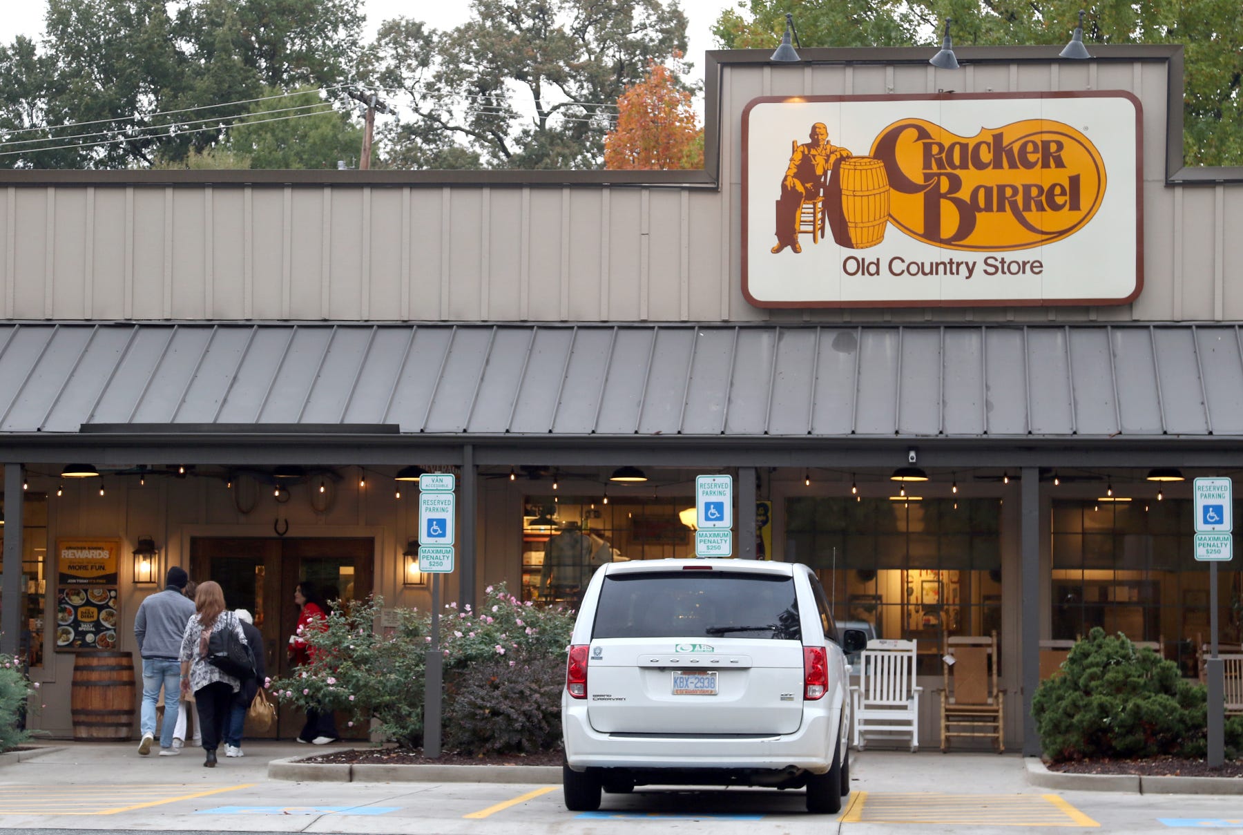 Cracker Barrel posts $25M quarterly loss in wake of logo controversy