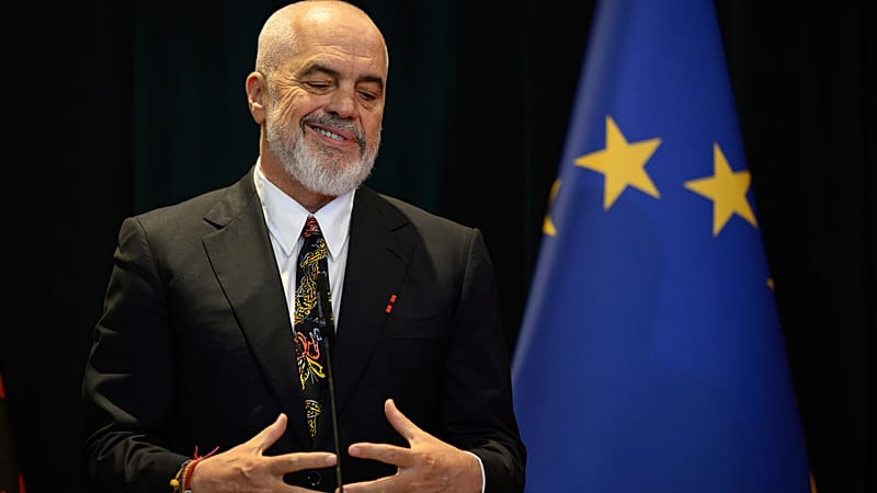 Kann Edi Ramas AI-Minister Albanien auf dem Weg zur EU-Mitgliedschaft ...