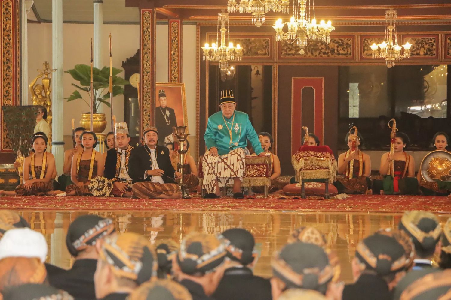 Silsilah Mendiang Pakubuwono XIII, Raja Solo yang Putra-Putranya Kini ...