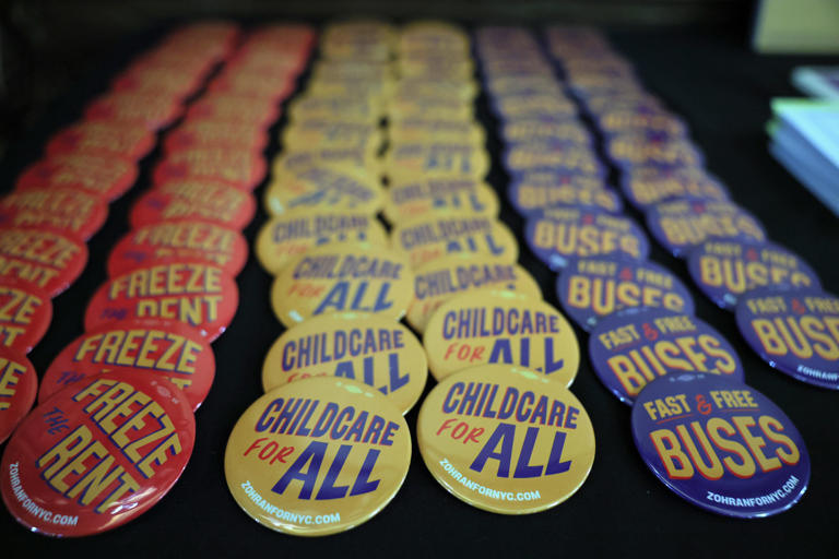 'I'm a much better looking person.' In closing days of NYC race, Trump ...