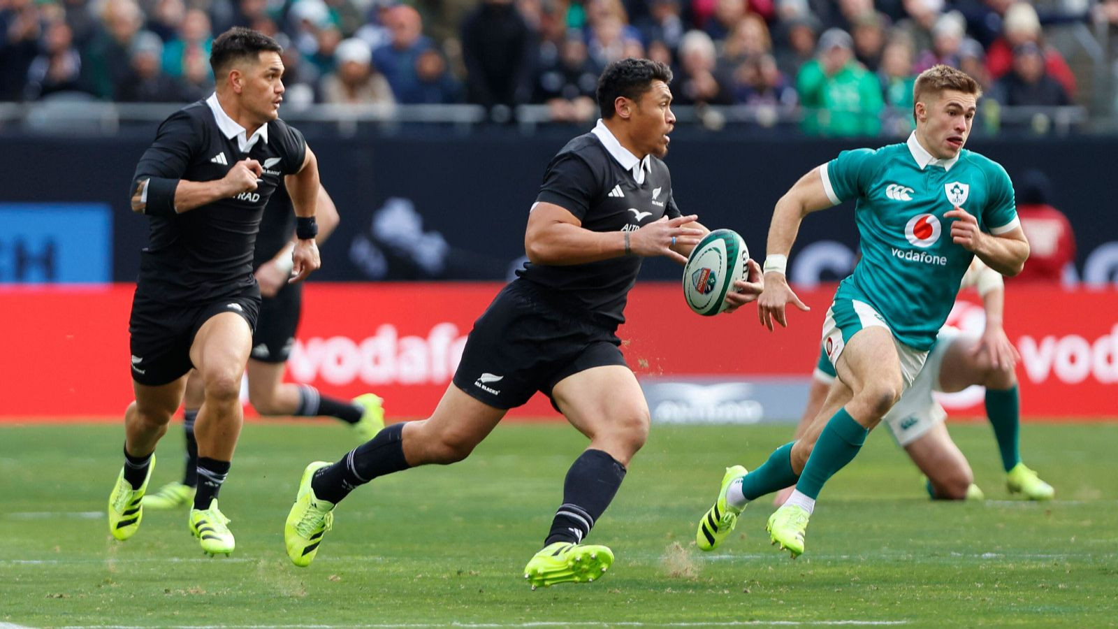 All Blacks answer the rally call on Soldier Field to defeat 14-man Ireland