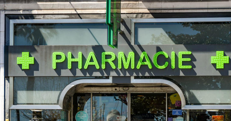 Bye-bye les dents jaunes : vendu en pharmacie, ce dentifrice enrichi en ...