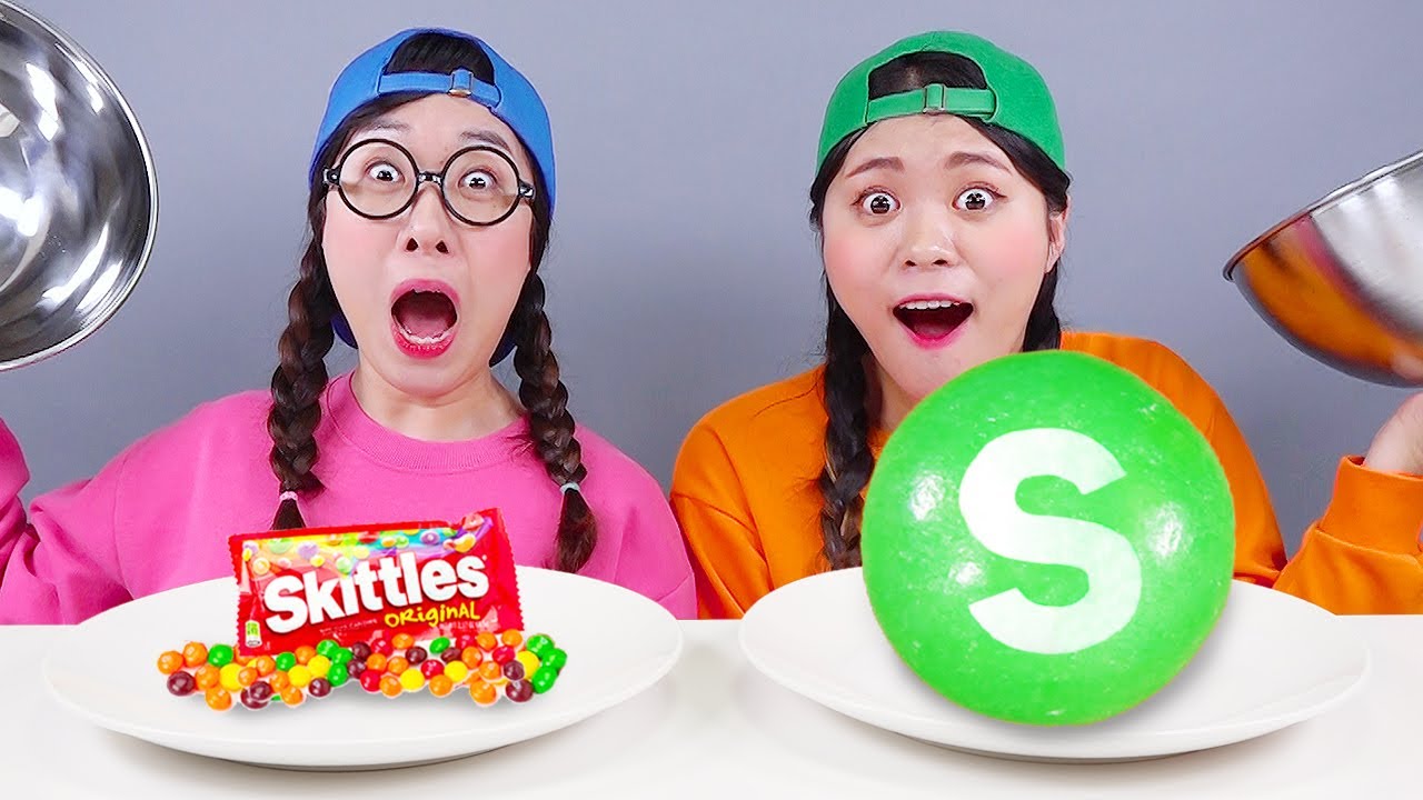 Big giant food vs small food challenge 대왕 음식 챌린지 2탄 DONA 도나