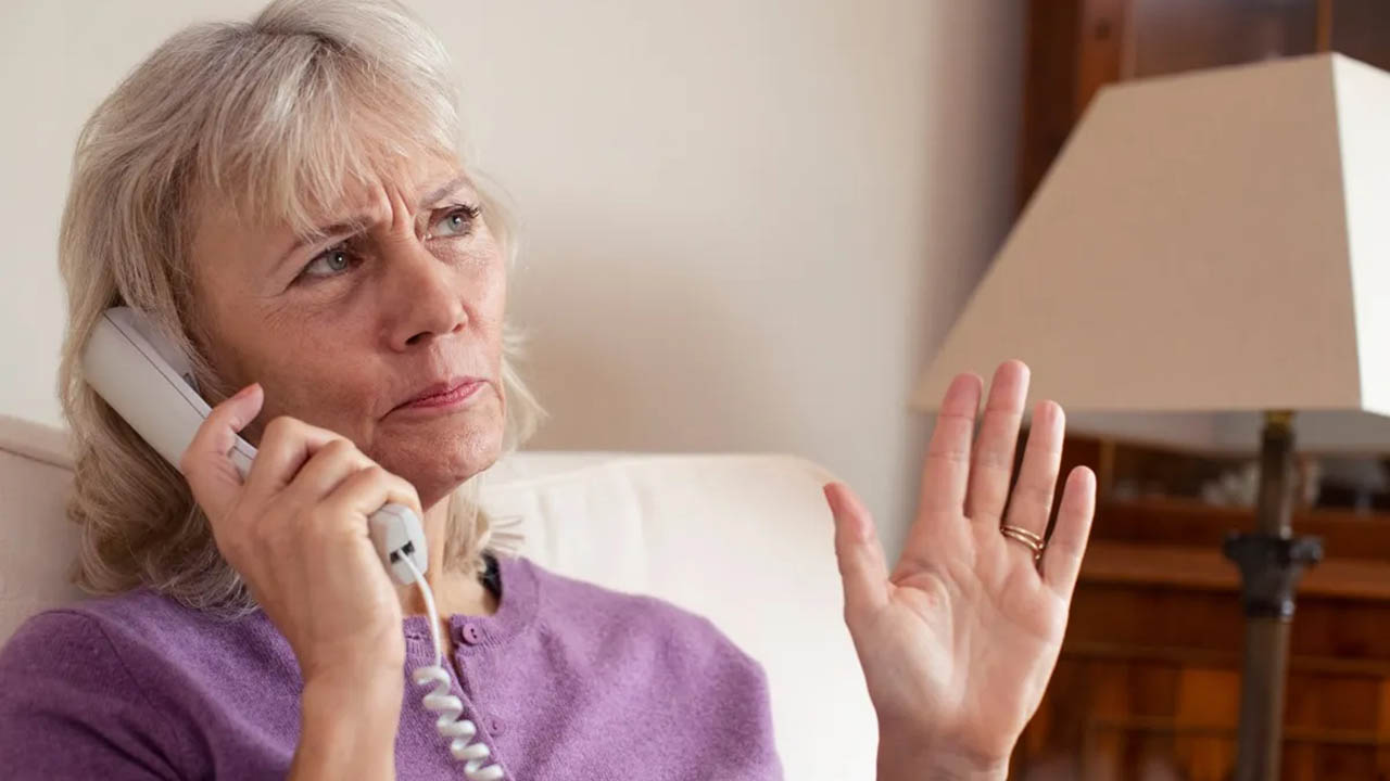 10 Warning Signs Someone Is Fueled by Negativity