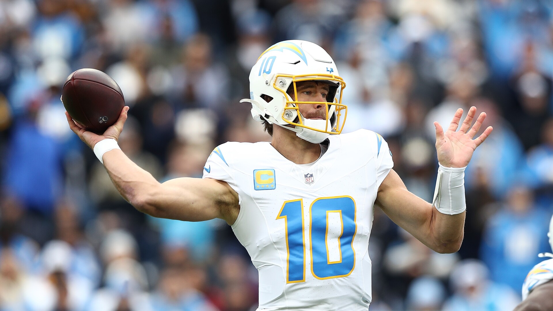Justin Herbert 19-yard TD pass gives Chargers 17-14 lead
