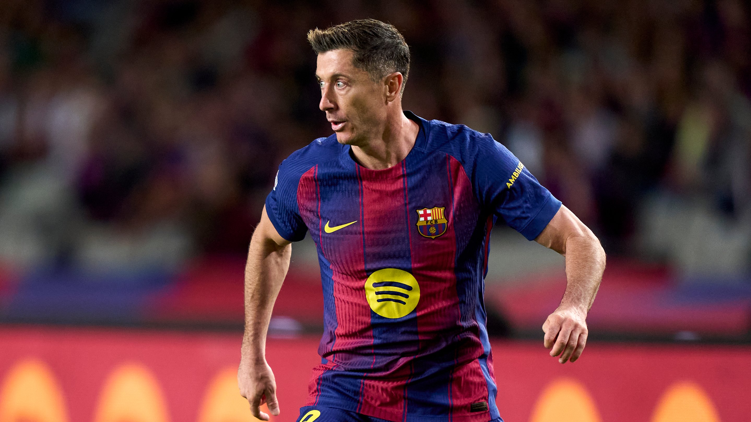 Robert Lewandowski zaskoczył. Decyzja Barcelony może budzić niepokój