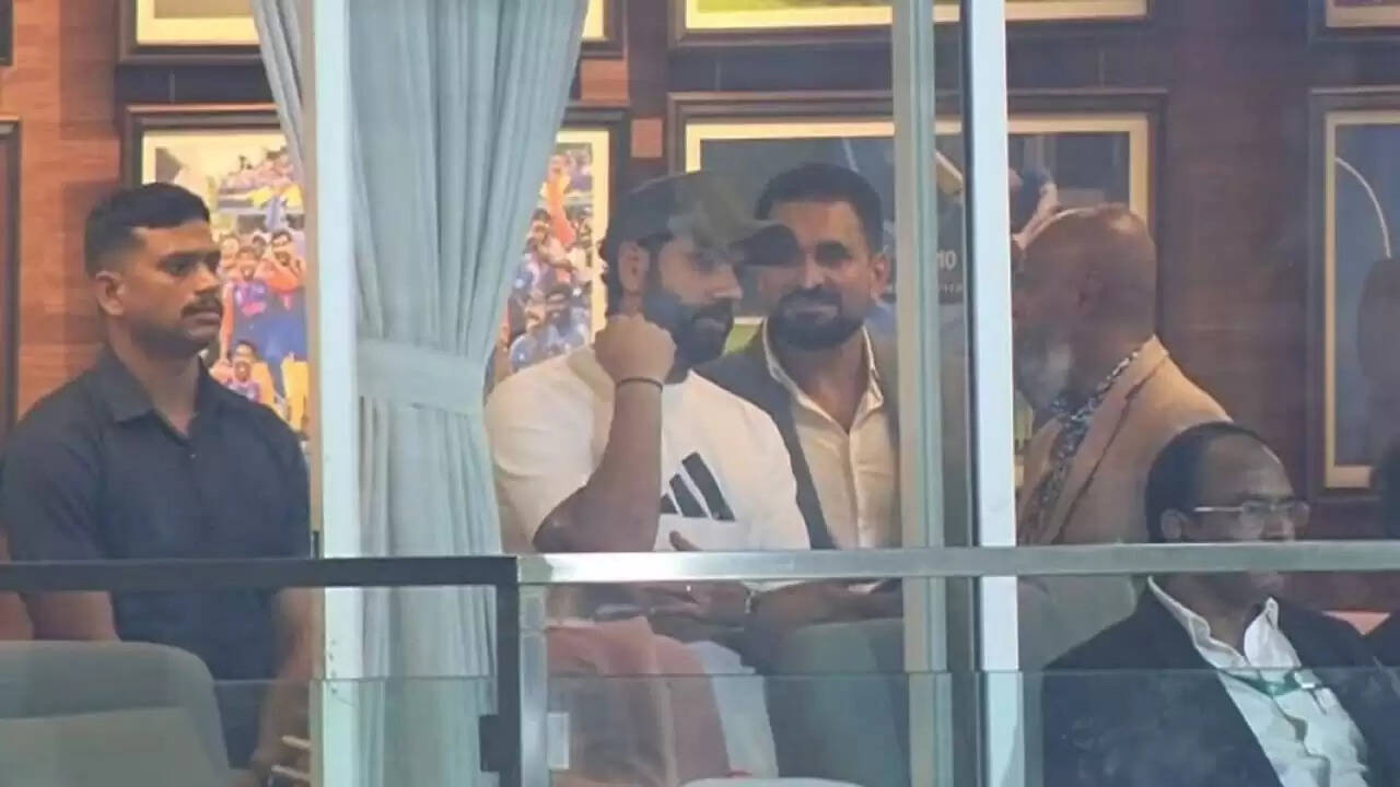Rohit Sharma Cheers for Team India at Women's ODI World Cup 2025 Final