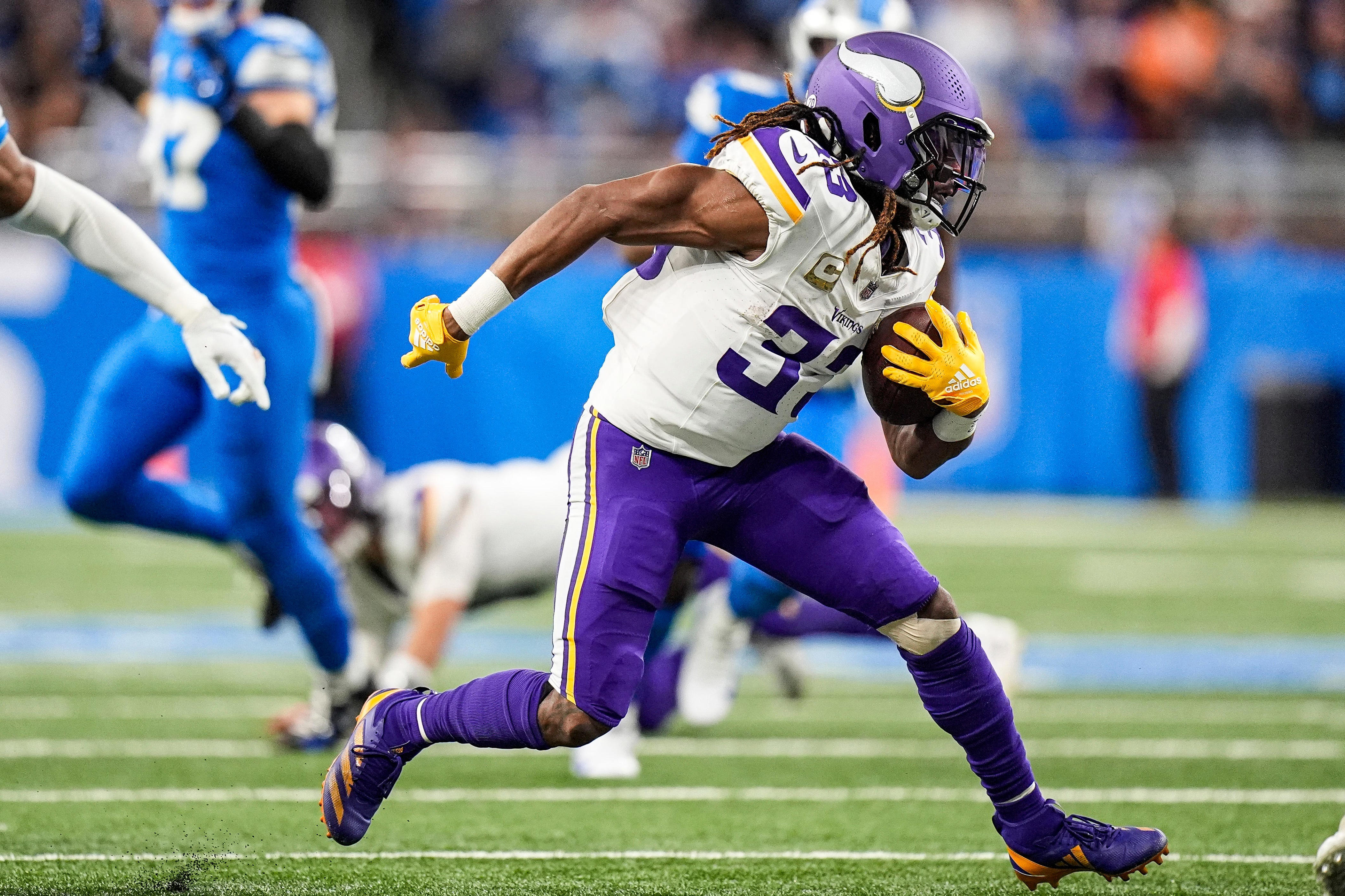 Lions vs Vikings Christmas game prediction, key matchups, who has edge