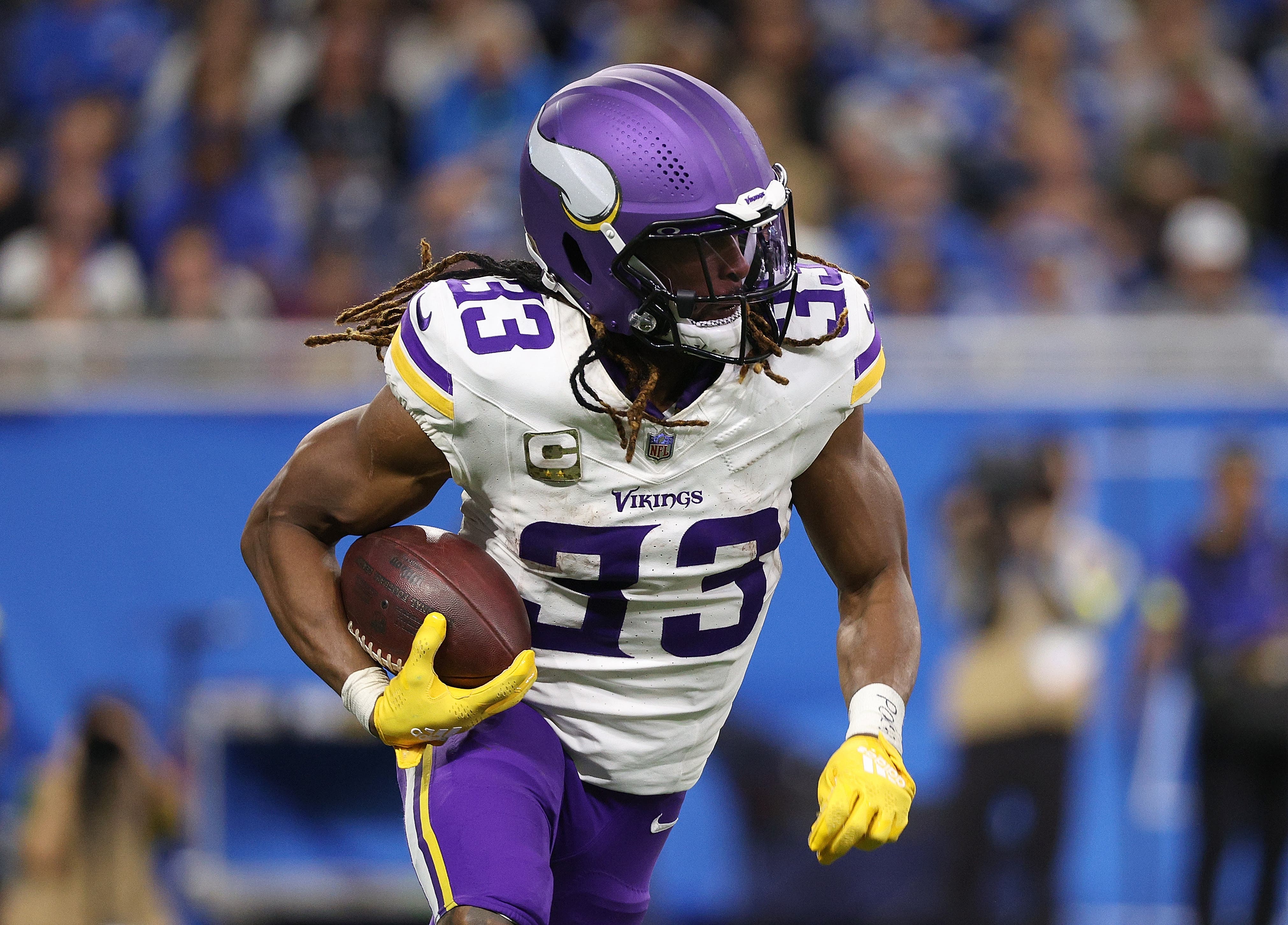 Vikings lose Aaron Jones and Jordan Mason to injury in matter of minutes