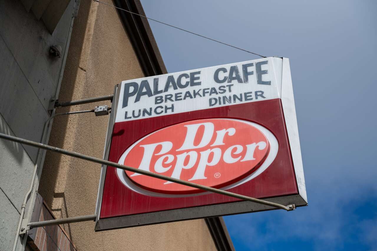 Dr Pepper ends agreement with major soda distributor. What to know.