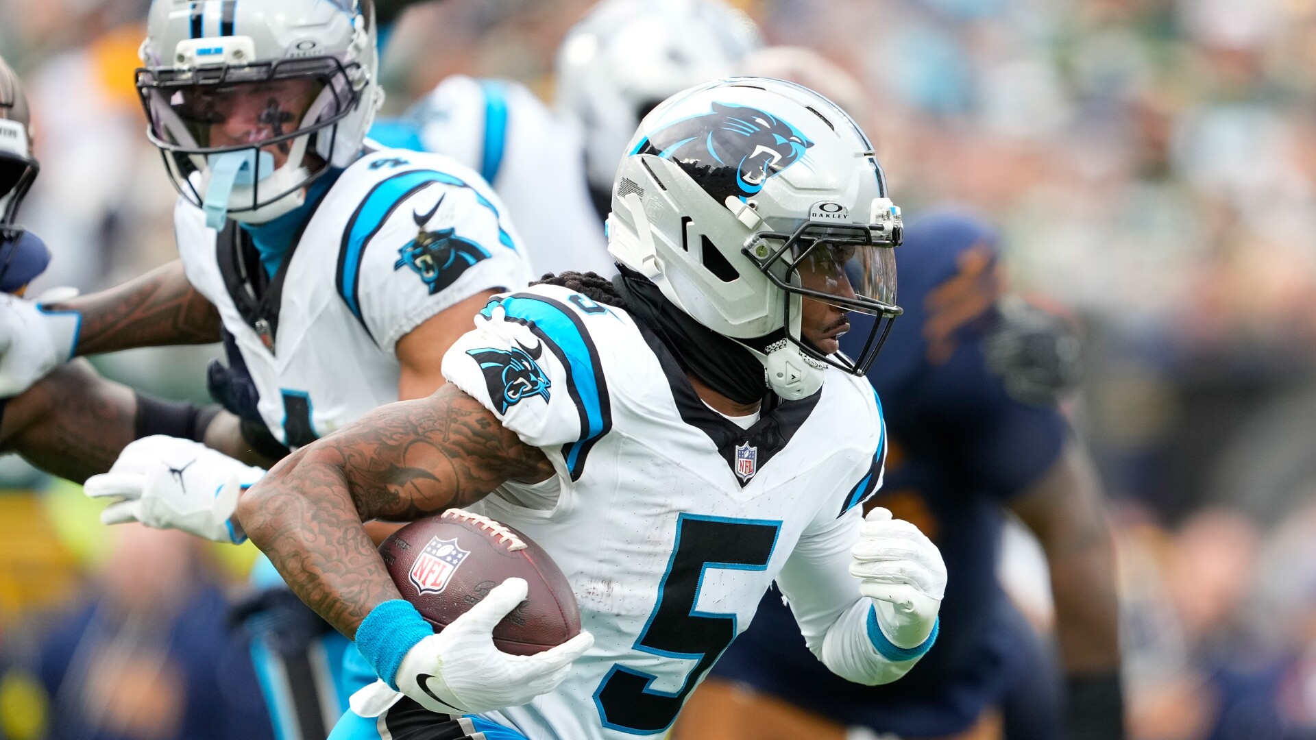 Panthers lead Packers 7-6 at halftime