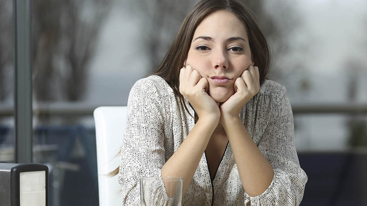 10 Common Phrases That Instantly Turn People Off, According to Psychology