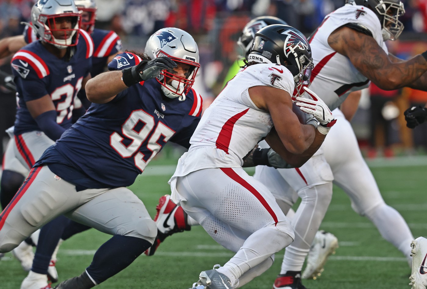 Patriots defense fixes slows starts, barely survives late in win over ...