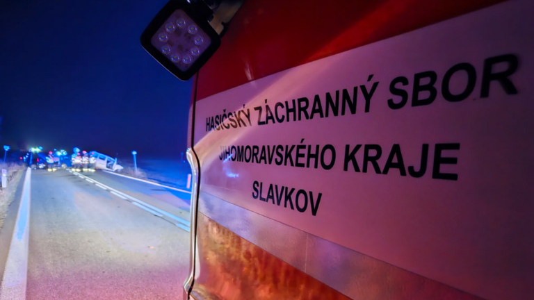 Tragická nehoda u Slavkova: Jeden člověk zemřel, tři utrpěli zranění ...