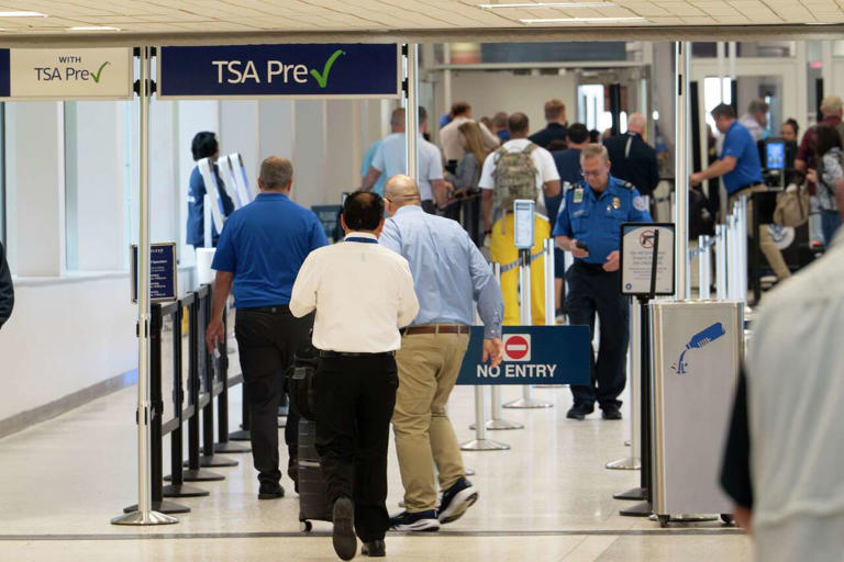 As TSA delays reach 3 hours at IAH, here's what passengers are saying