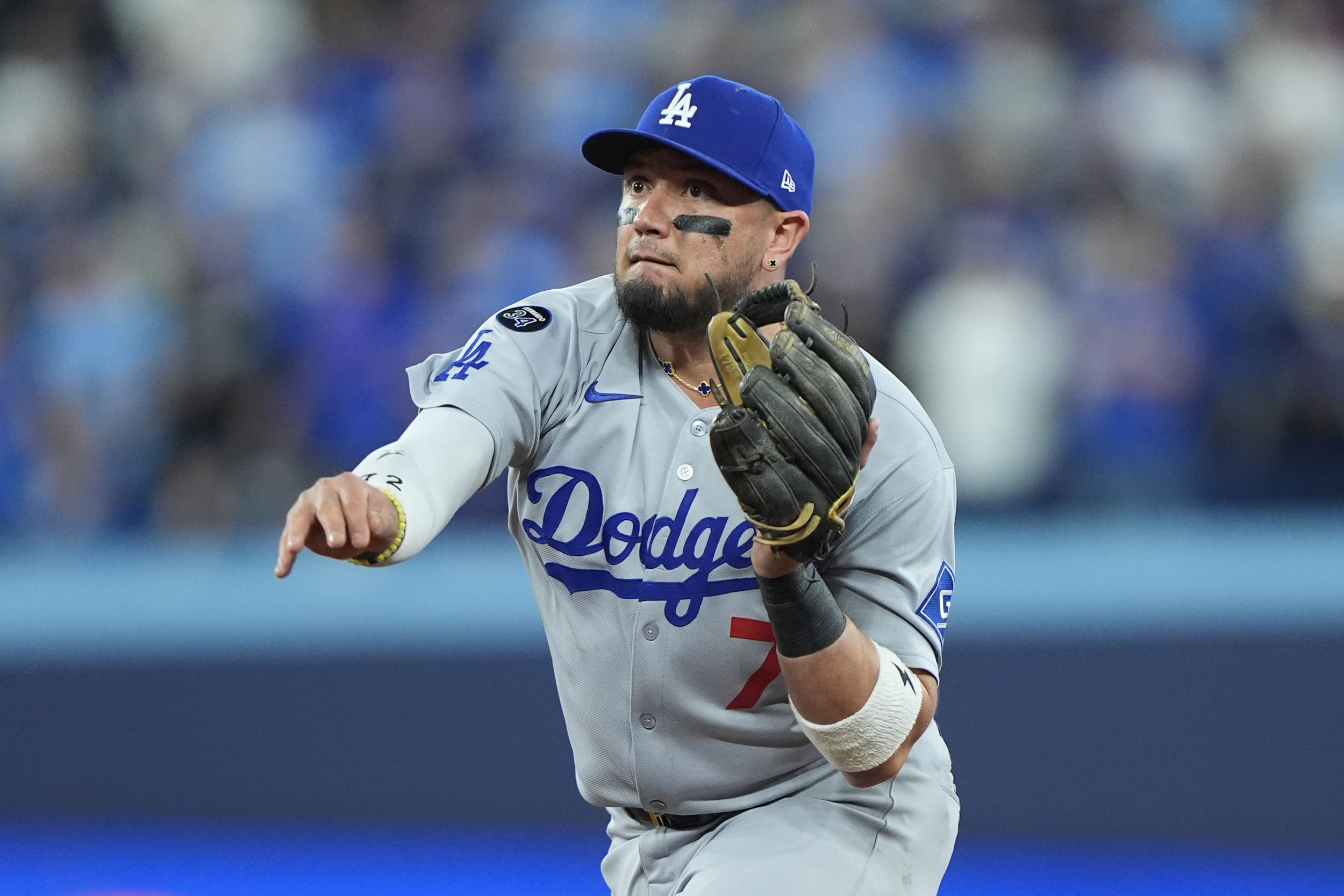 Dodgers' Miguel Rojas is this generation's Hal Smith