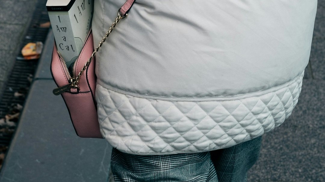 8 Mistakes That Make Curvy Women Look Shorter Than They Really Are