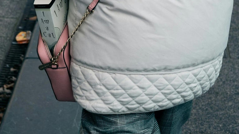 8 Mistakes That Make Curvy Women Look Shorter Than They Really Are